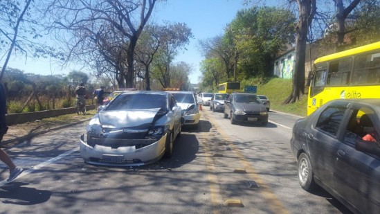 Rádio Acesa FM VR: Engavetamento na tarde deste domingo na BR-393 no bairro Jardim Amália, em ...