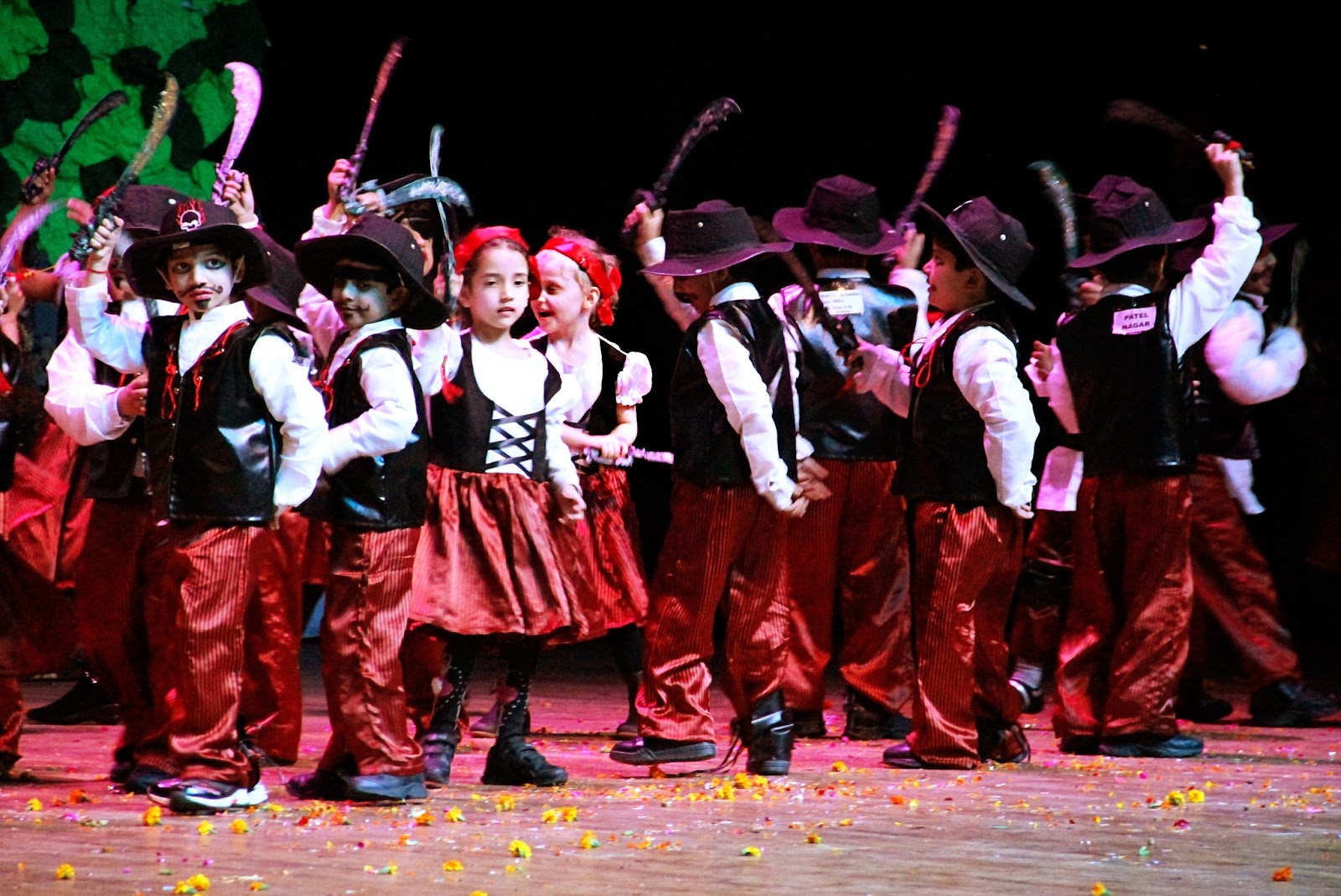 ...SouthAsiaShefs!...: Annual Day - Presidium - Aashini