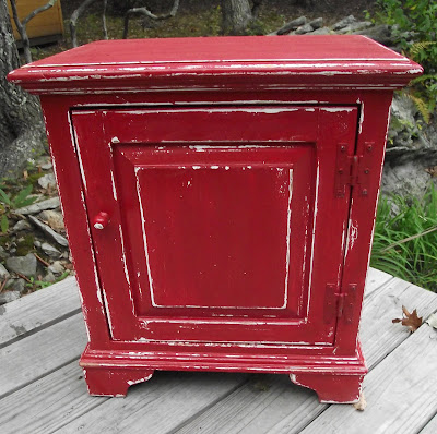 Serendipity Chic Design: The little red table