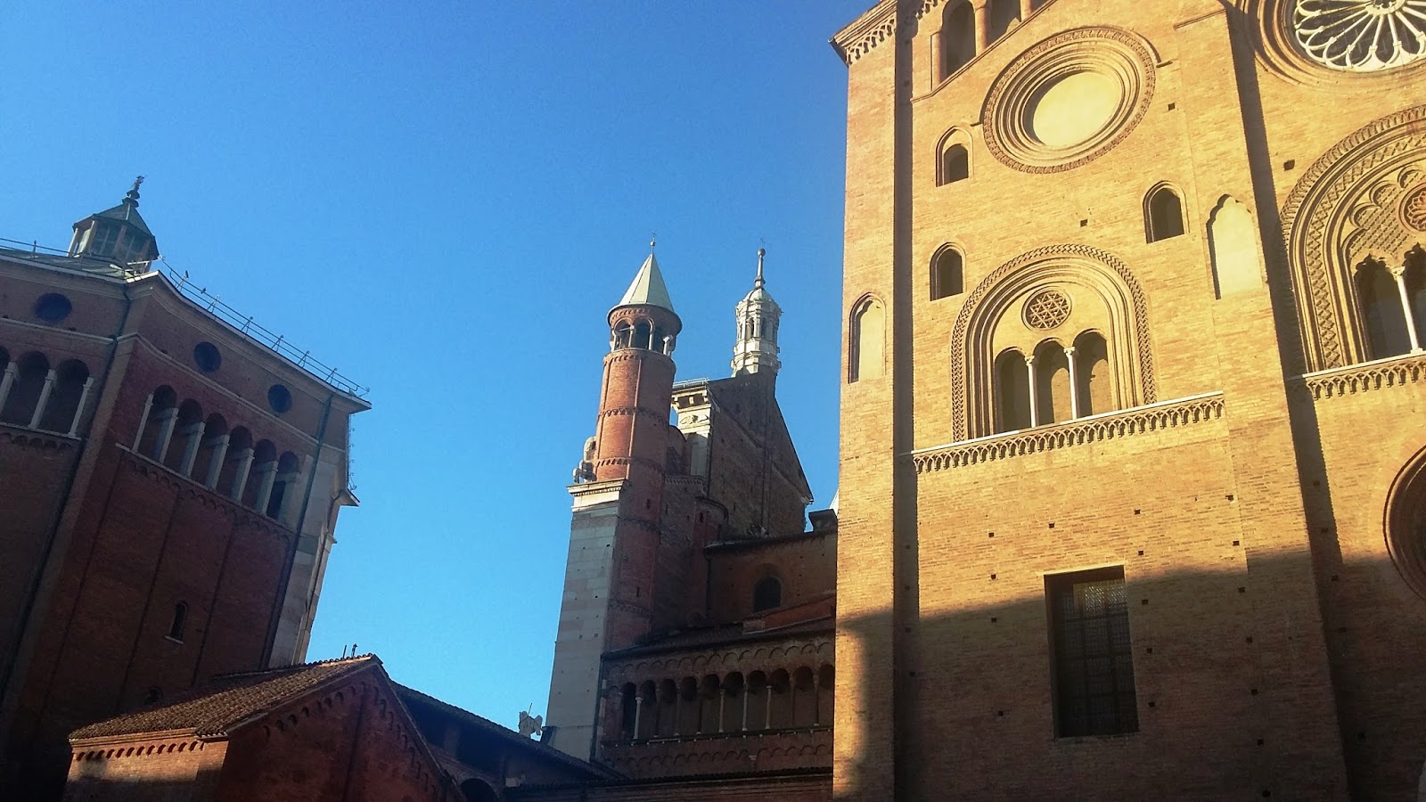 Frammenti di storia cremonese: Cremona medioevale - Piazza Duomo