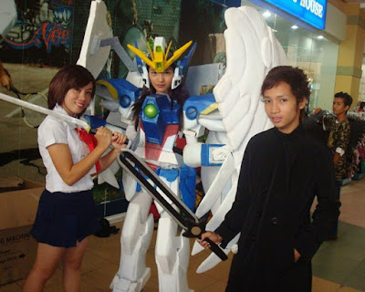 Gundam Wing Cosplay at Hobbyfest 2011: Mecha or non-Mecha? - OtakuPlay ...