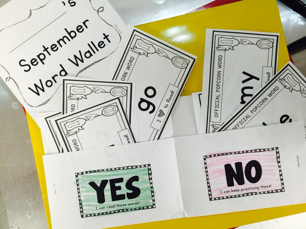 HOWYWOOD KINDERGARTEN!: Line Up Words, Word Wallets and a FREEBIE ...