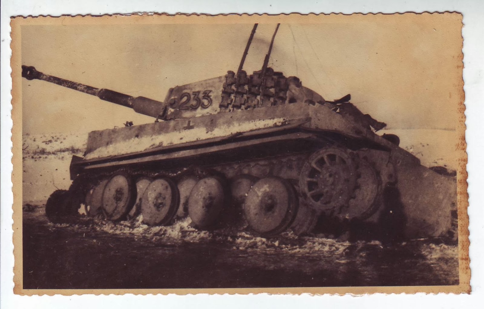 Belinfante-Indian-motorcycles: Tiger tanks