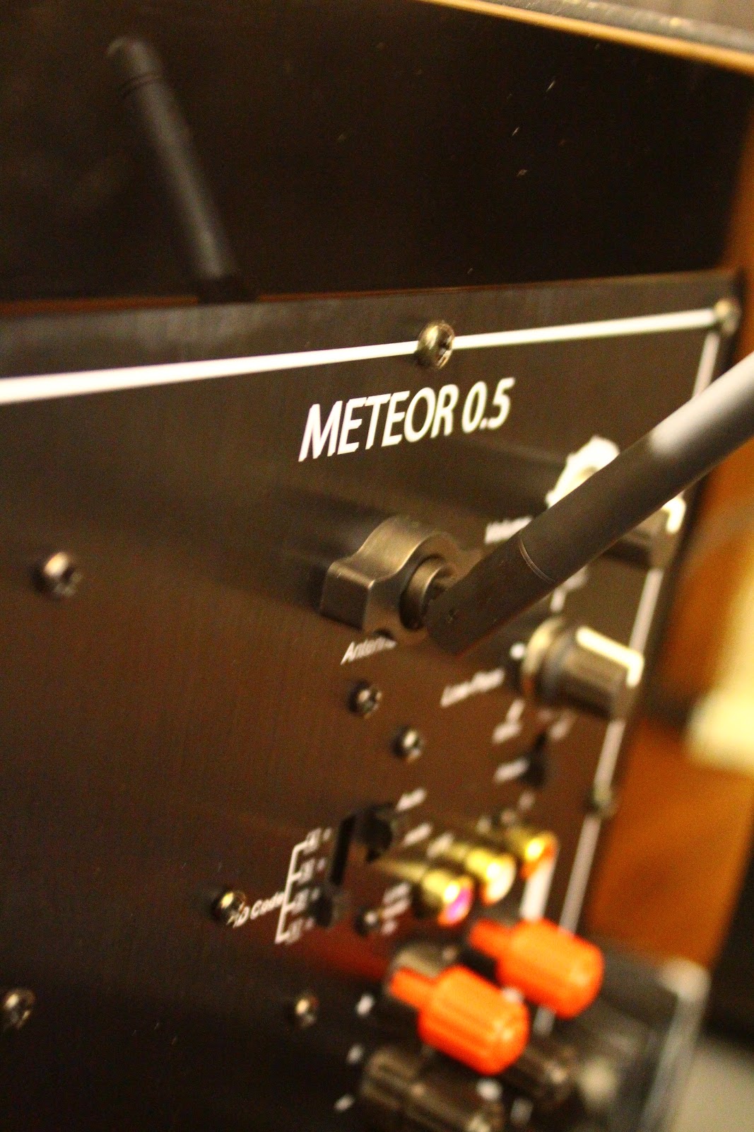 穩力音響 audio/video design 用音樂來感動這個世界: Triangle METEOR 0.5超重低音 兼具無線功能