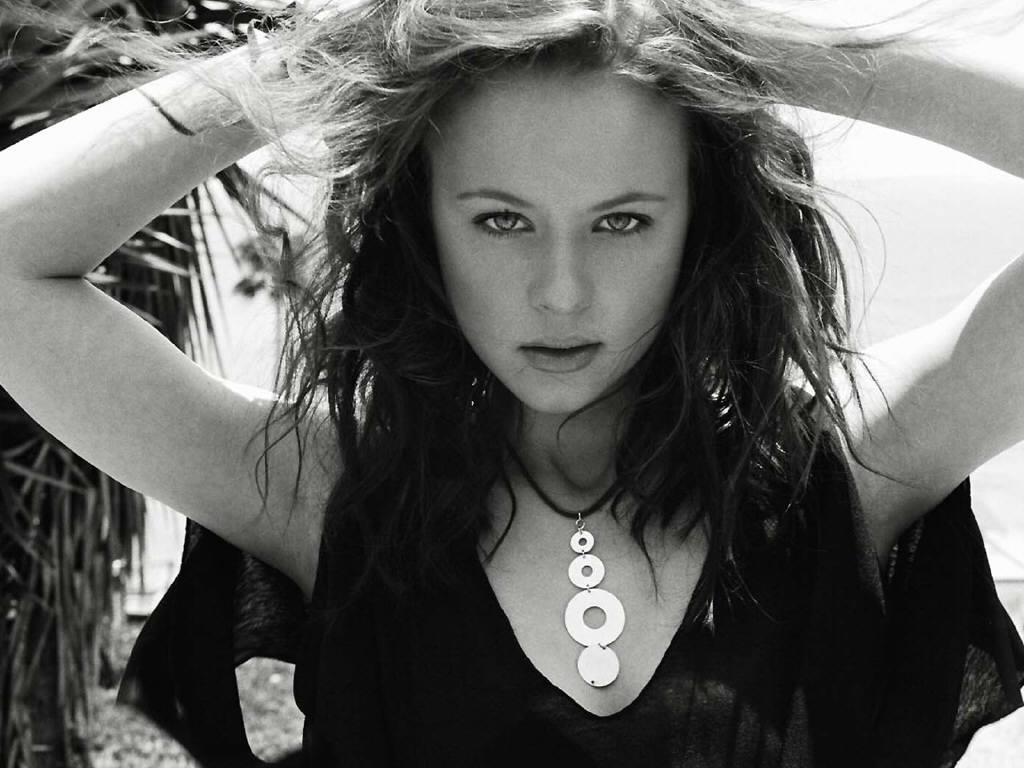 Thora Birch - FONDOS WALL Thora Birch - FONDOS WALL