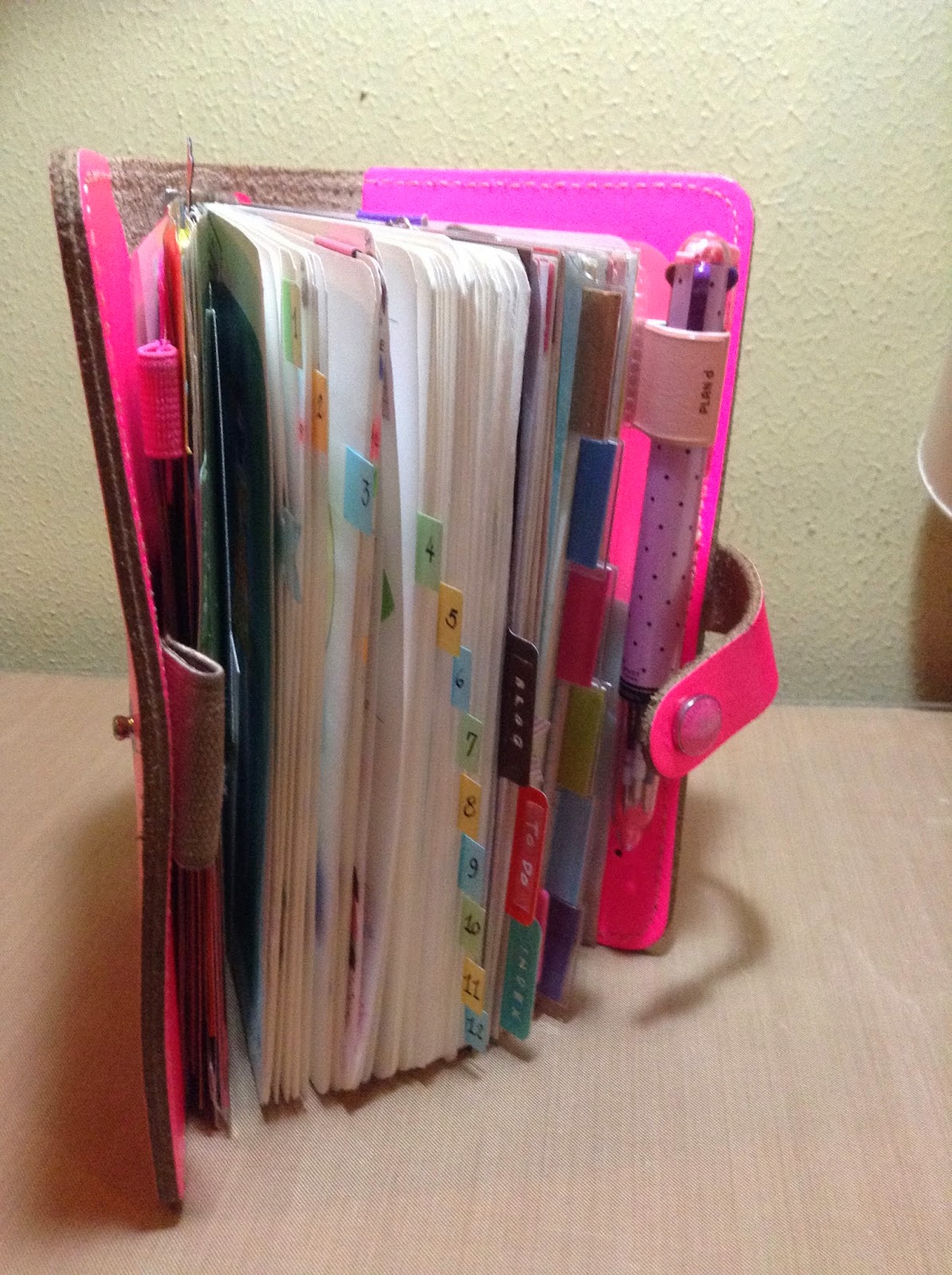 The Storage Studio: Filofax Fluoro Pink Original vs. Filofax Rose Baroque