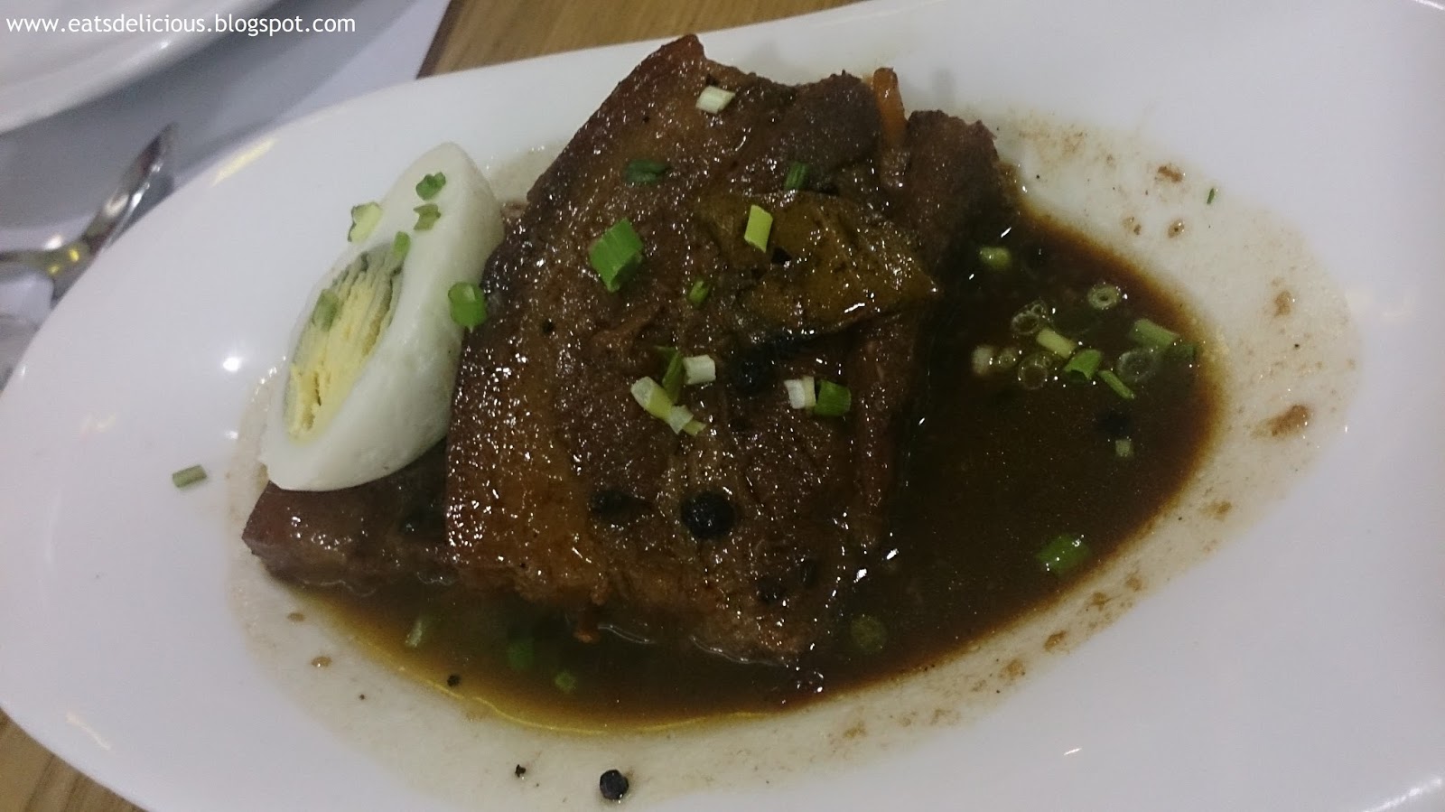 What's in Kuya J Restaurant? | Eats Delicious!