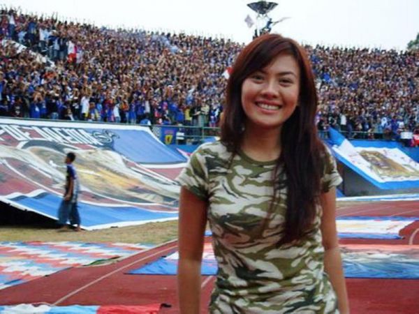 one day with mycelebrity: ANTIE KALIS PHOTO GALLERY