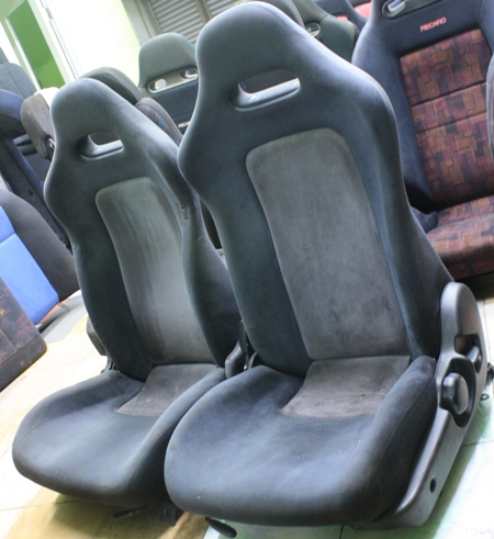 Dingz Garage: Seat Nissan Skyline R32 GTR