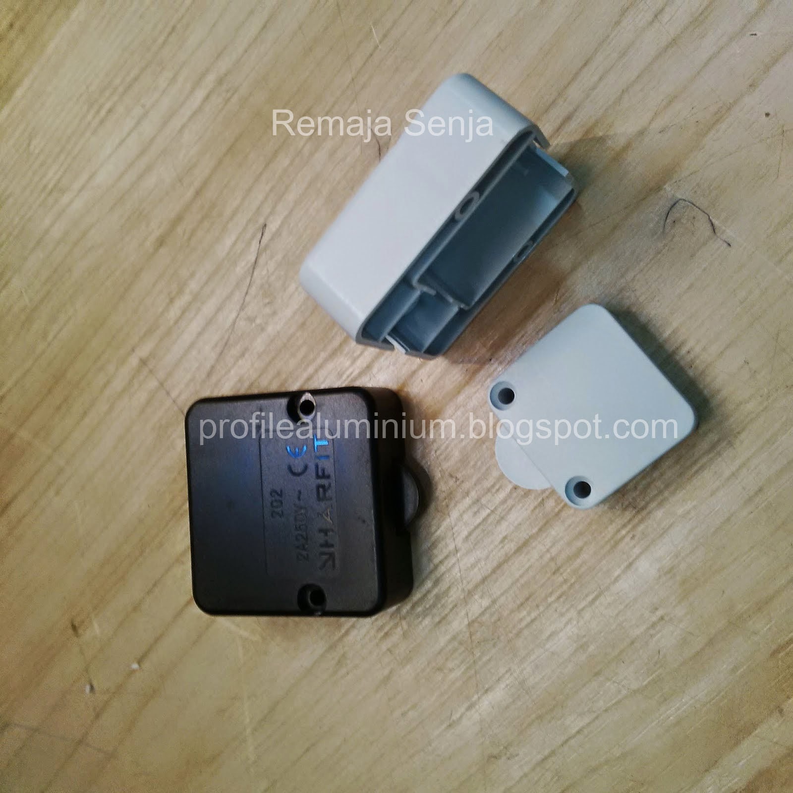 Switch Lampu Pintu Sliding dan Swing ~ Bintang Hardware Jual Hardware ...