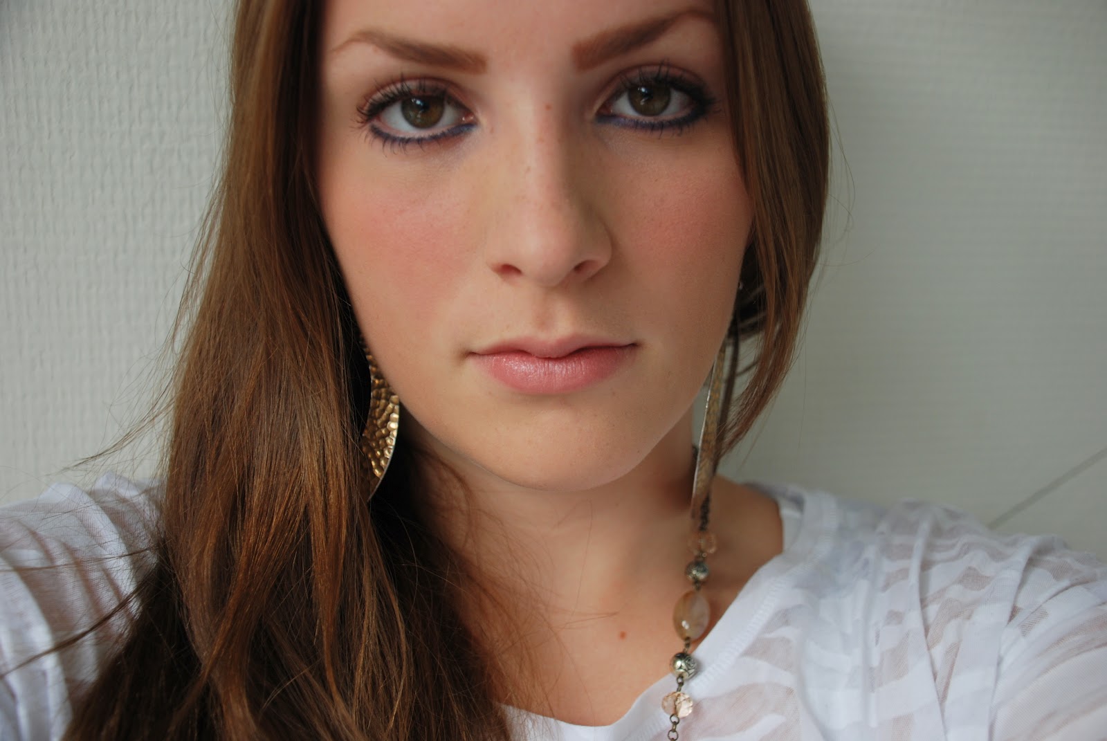 Just An Average Girl: Today's Make-Up Look: Dark Cloud