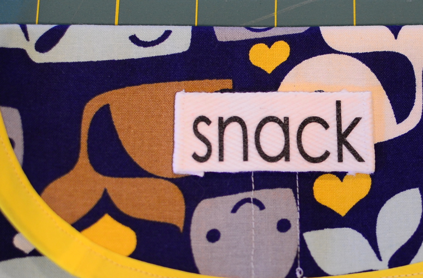 Jane of all Trades: Super-sized snack sack tutorial