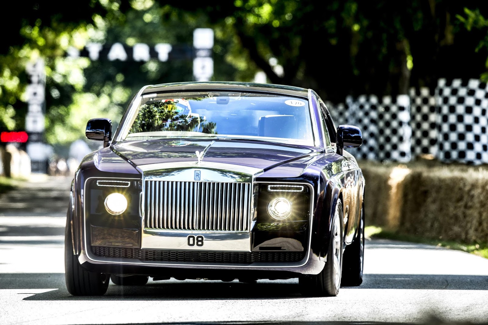 Best supercar Rolls ROyce and Goodwood go together like a hand in a ...