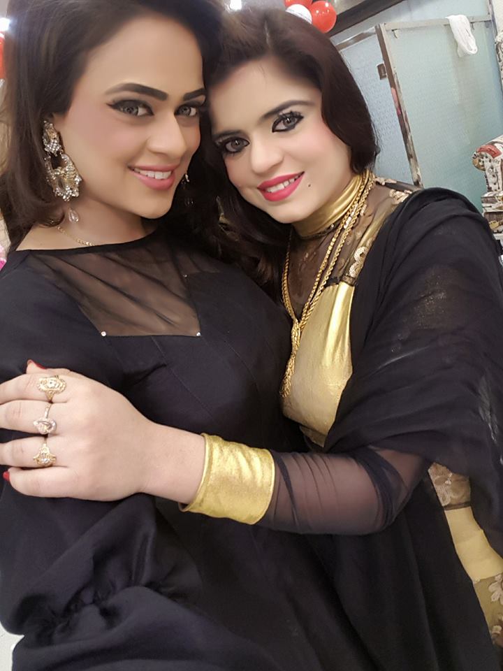 Shanza Khan Hot & Beautiful Pictures With Other Stage Actress Sobia ...