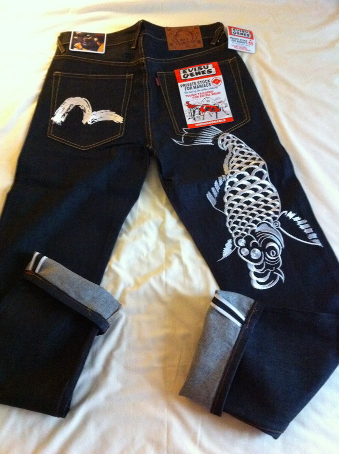LESLIE LIM: JEANS EVISU DESIGN KOI PUTIH RM99