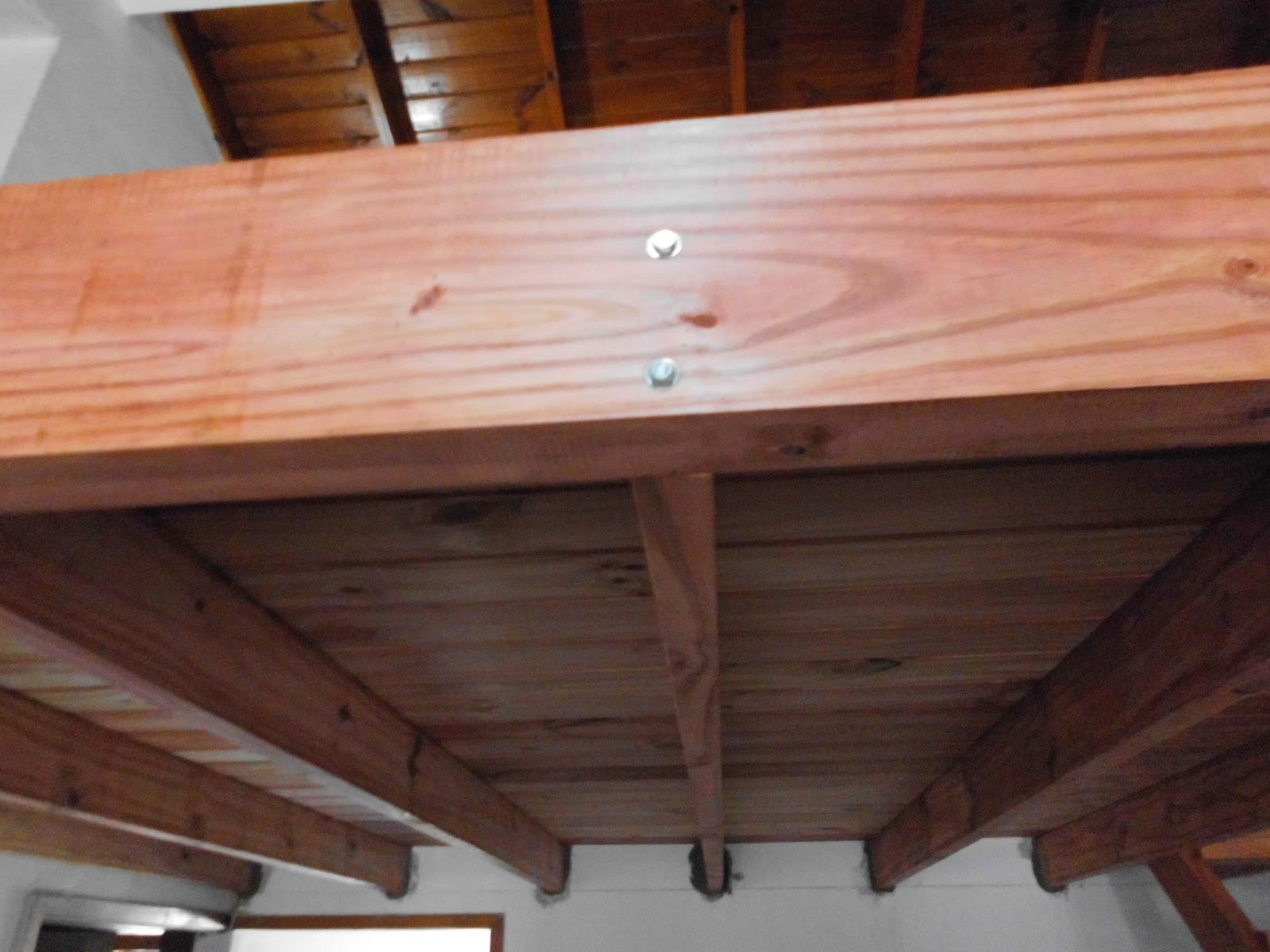 Entrepisos de madera, escaleras.: Entrepisos