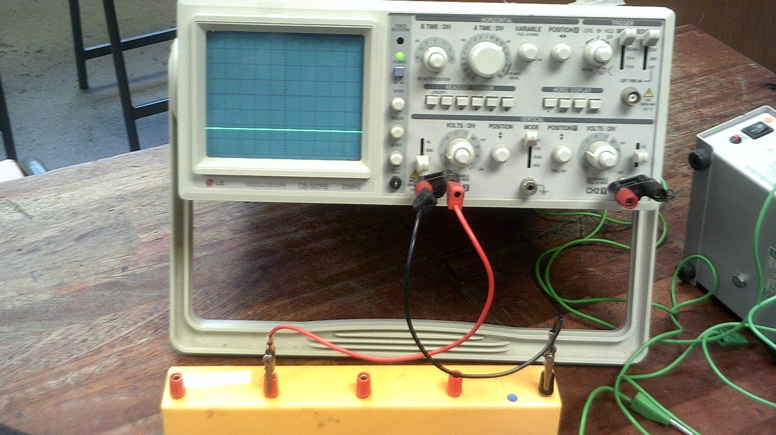 wigton physics: Direct Current on the oscilloscope
