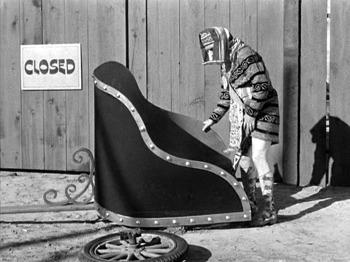 13: THE THREE STOOGES / Mummy's Dummies - 1948