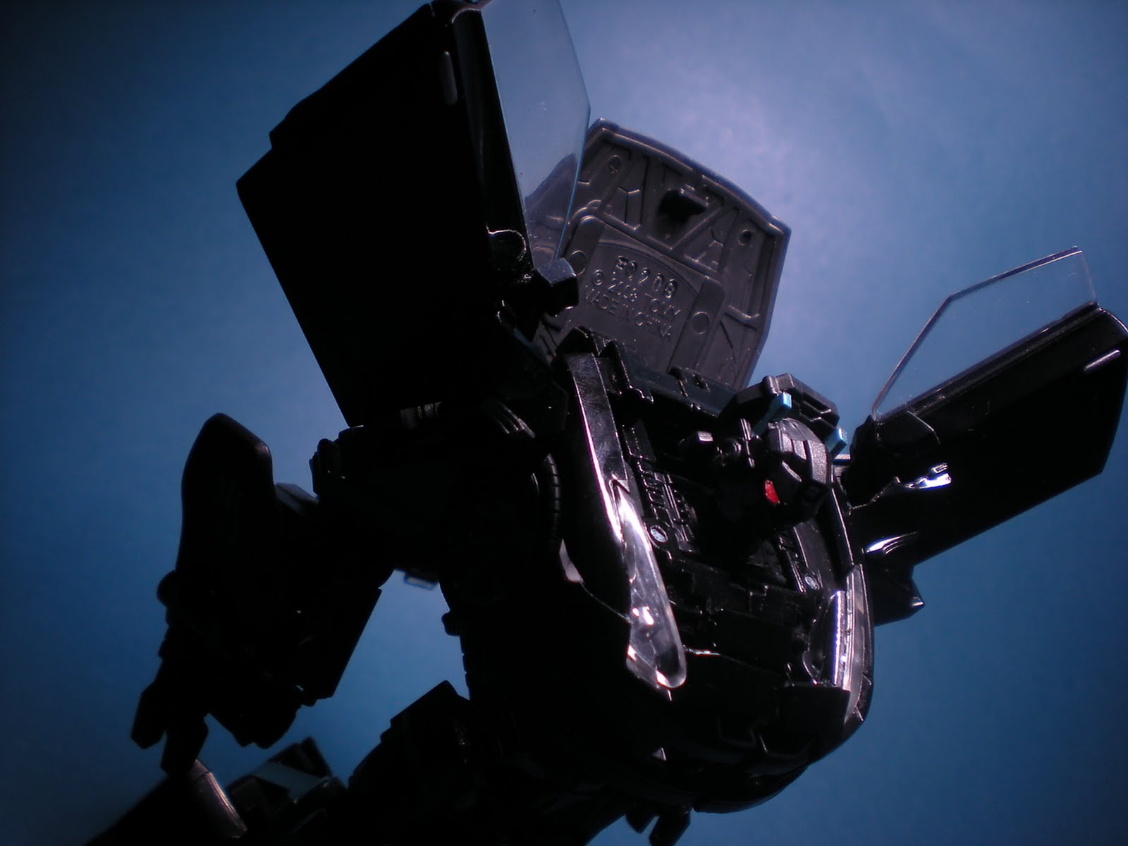 Review: [Takara Tomy] Transformers Alternity Convoy -Super Black ...