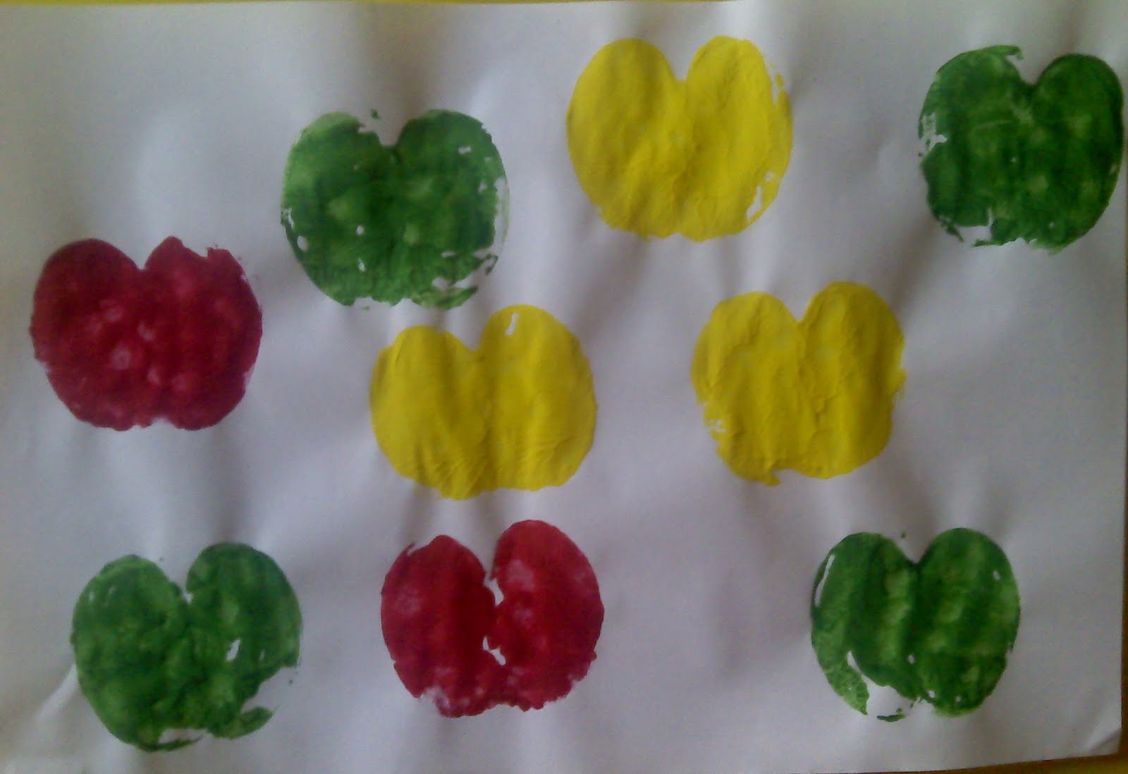 Crafts For Preschoolers: Apple Prints