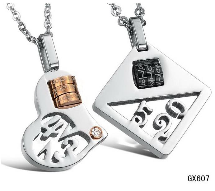 CoupleLoveTee: Lovely Couple Chain