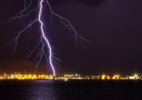 Foto-Foto Petir Menyambar Paling Keren di Dunia! | TAMORA FOTO