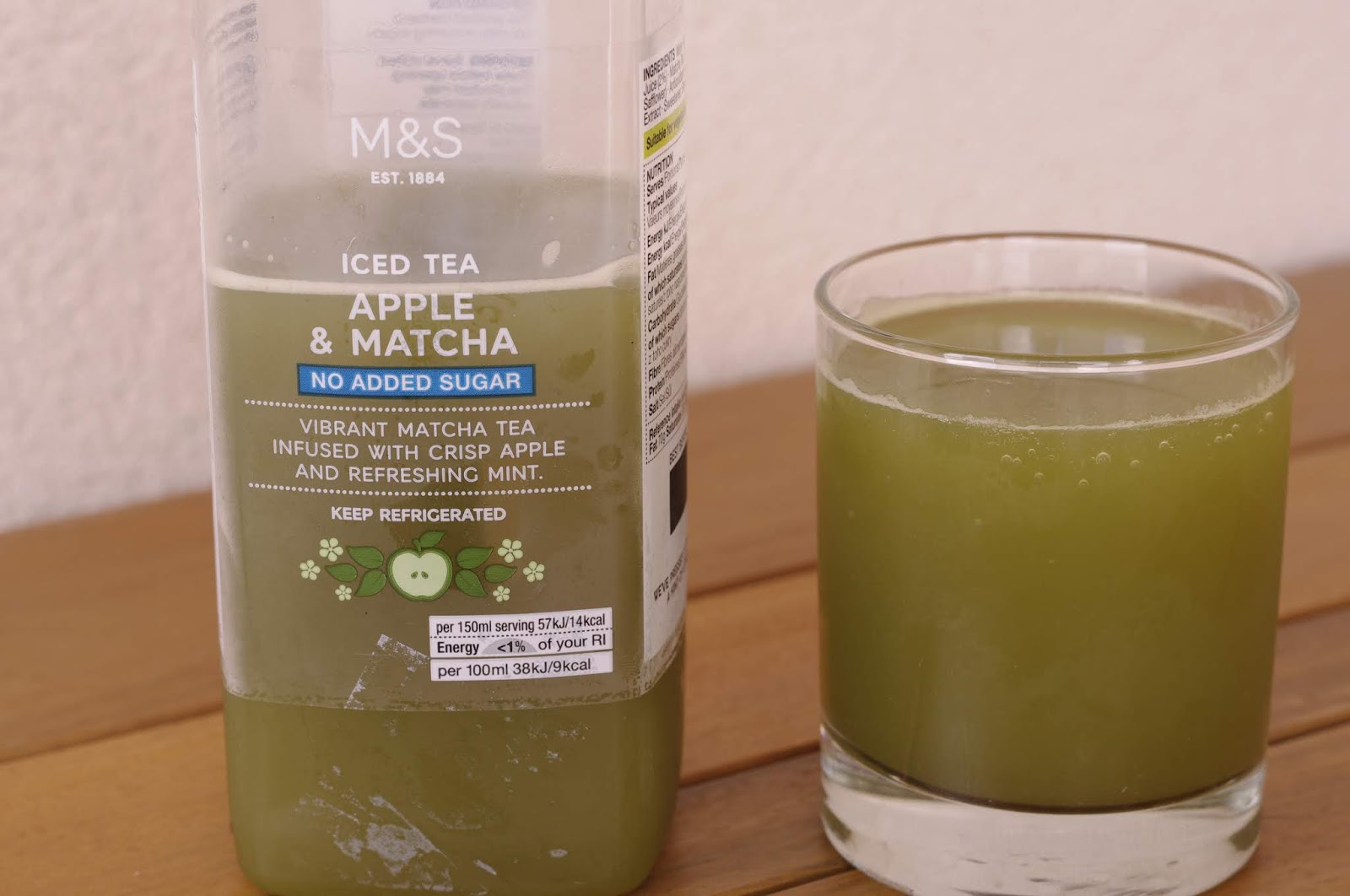 Savourer le thé: Test: Iced Tea Apple & Matcha (Marks & Spencer)