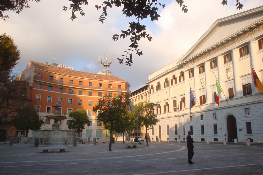 Piazza Mastai - il restyling a metà - Urbanfile