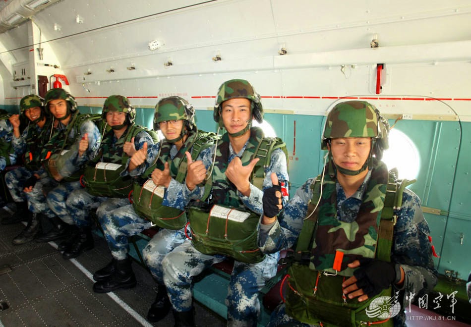 Asian Defence News: Chinese PLA elite airborne troops