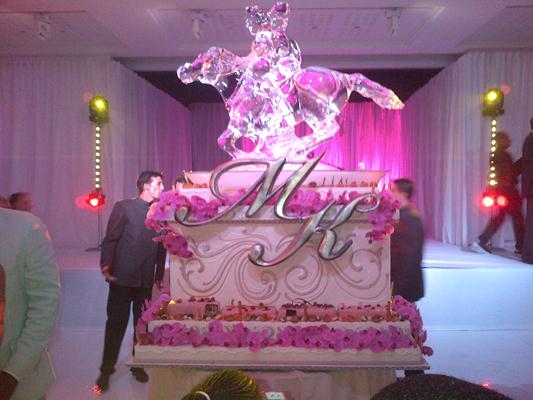 OMG! Check out Makashe Ibru & Kayode Awogboro's wedding cake | Welcome ...