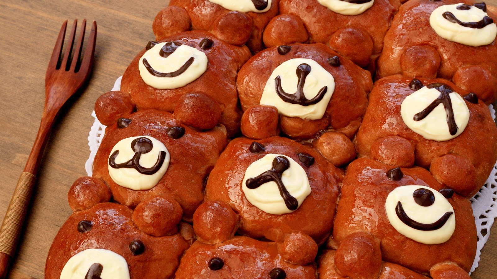 Josephine's Recipes : Homemade Teddy Bear Pull-Apart Bread Buns ...