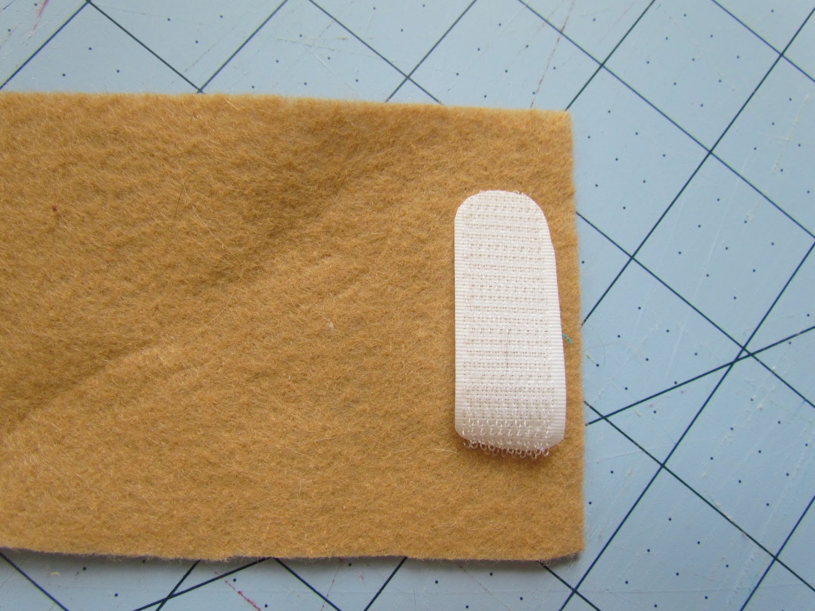 Little Bean Workshop: Play Vet Clinic and Felt Band-Aid Tutorial