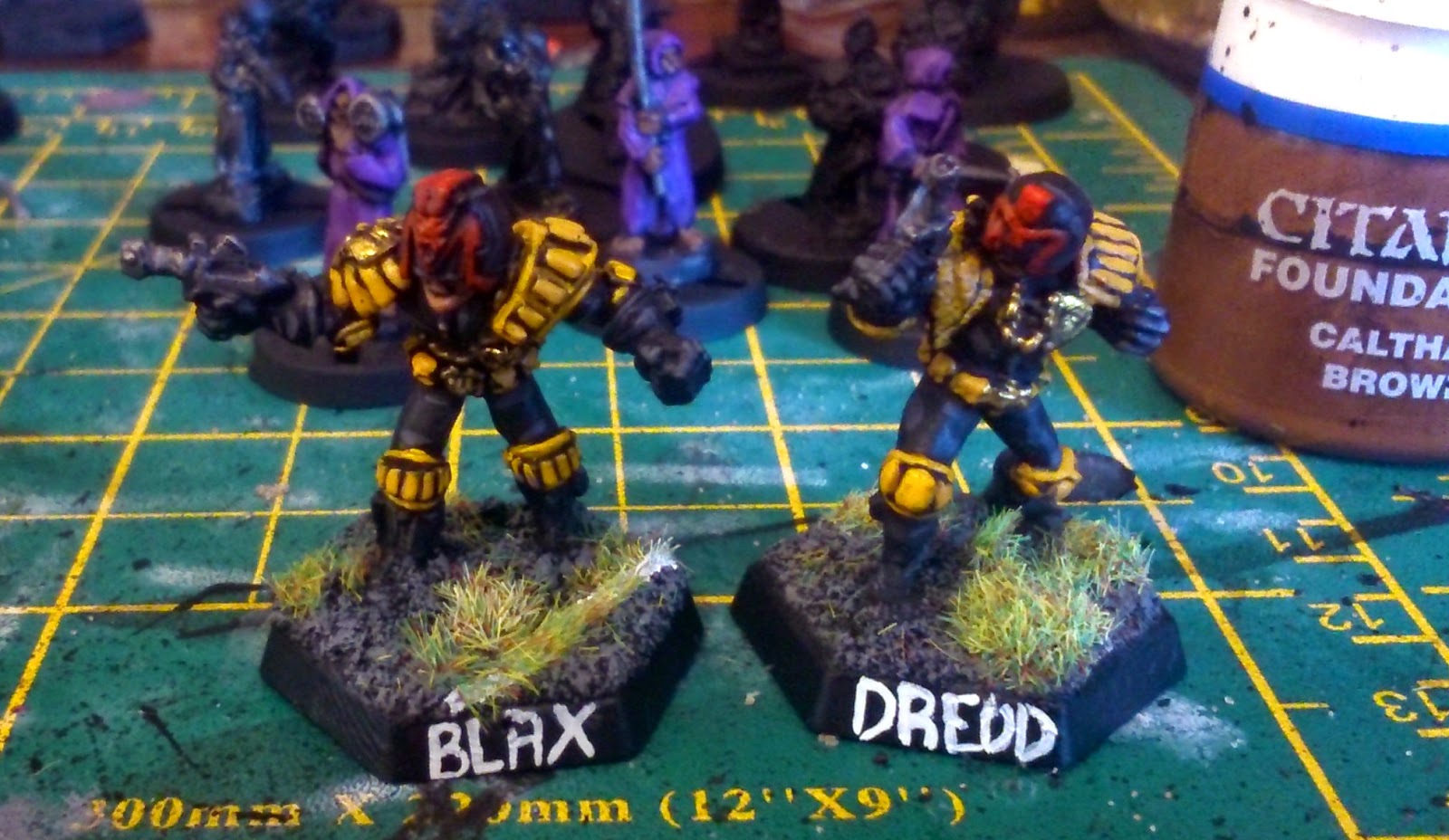 Oldhammer on a budget: Painting Citadel Judge Dredd Part 8 - Dark Judge ...