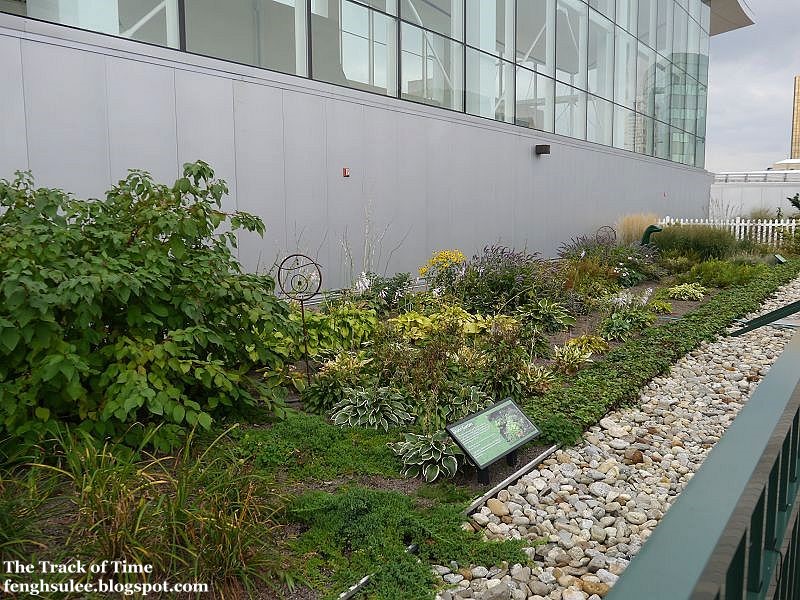 Connecticut Science Center - Entrance and Rooftop Garden | The Track of ...