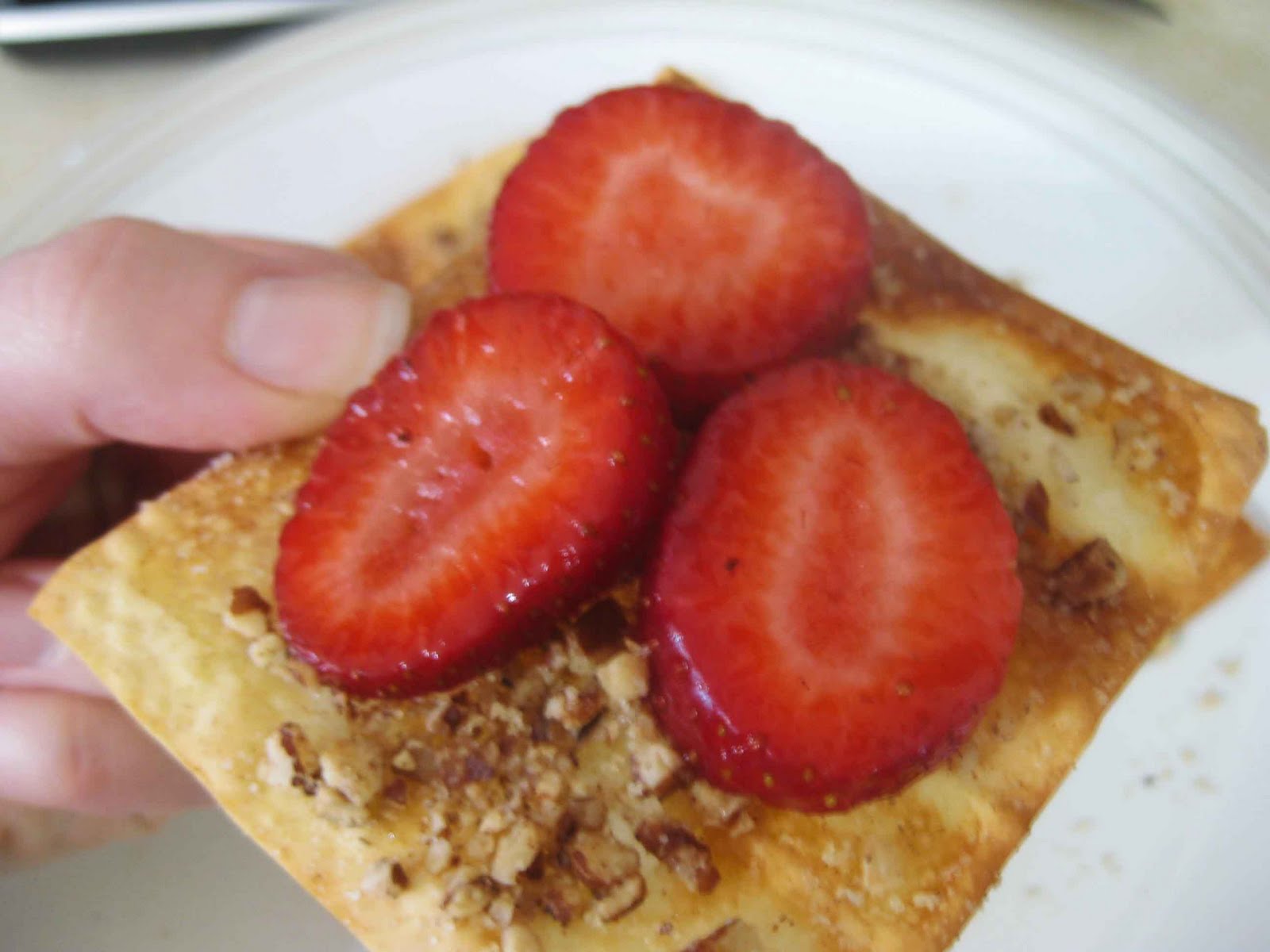 wee little miracles: Cinnamon Nut Dessert Wontons