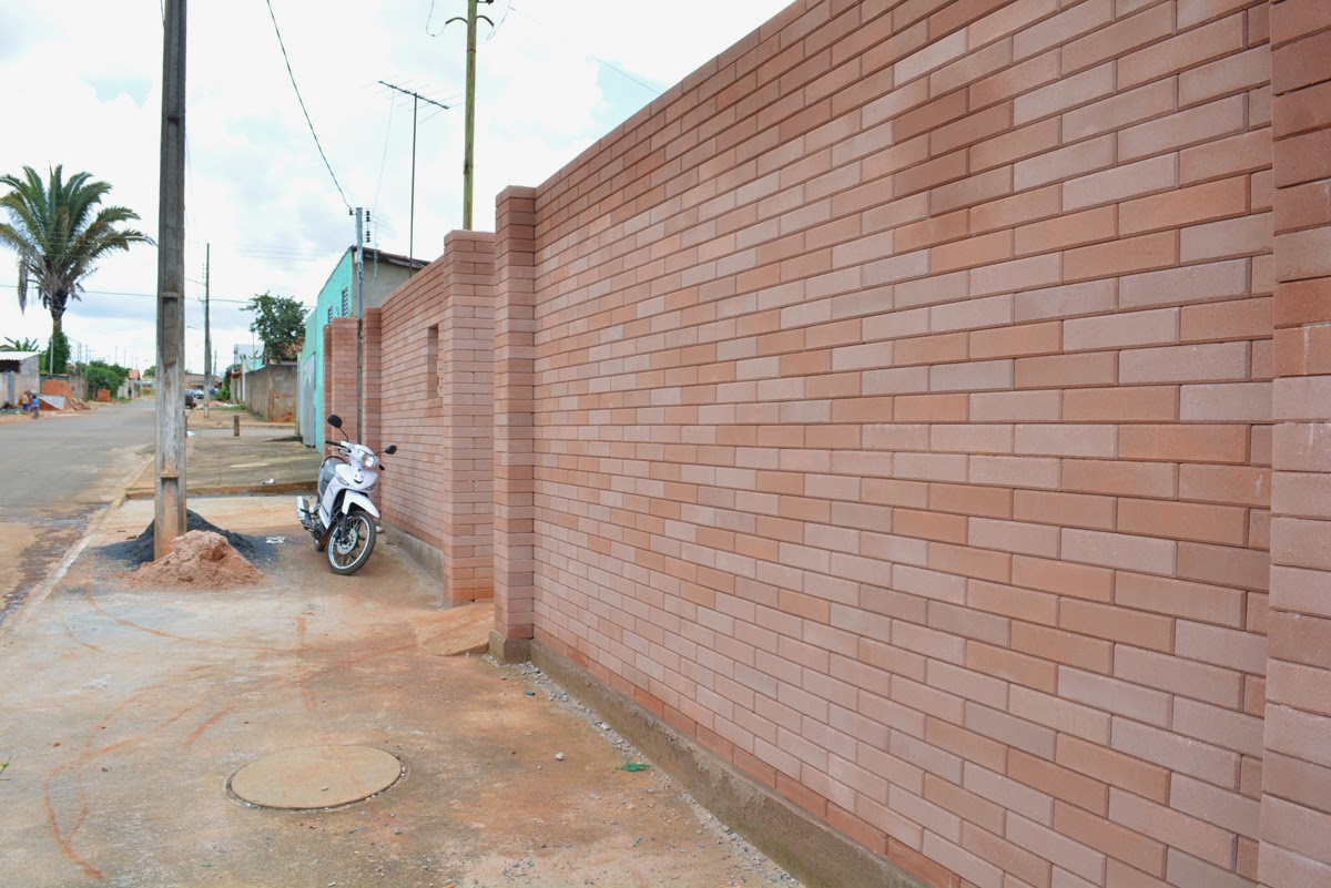 EcoTijolos: Subindo um muro de tijolos ecológicos (2)