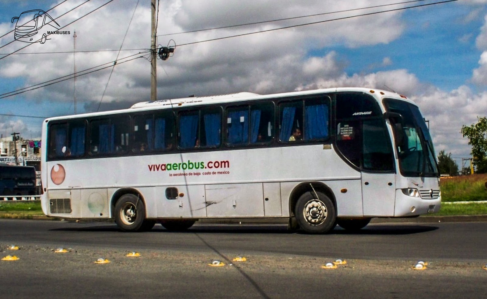 MAXIBUSES: AUTOBUSES SERVICIO VIVAAEROBUS