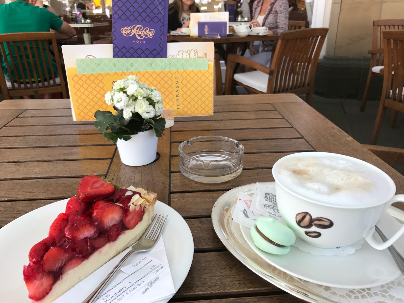 Around The World Without Flying: More of Cologne - some lovely spots ...