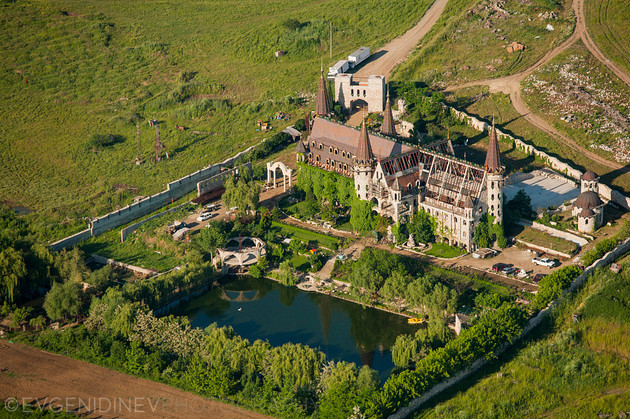 orice, oricand, oriunde: Castelul Ravadinovo - un colt de rai bulgaresc