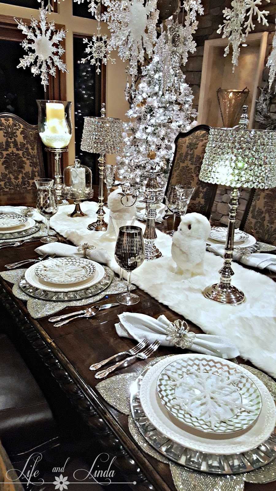 Snowflakes and Baubles Tablescape | Life and Linda