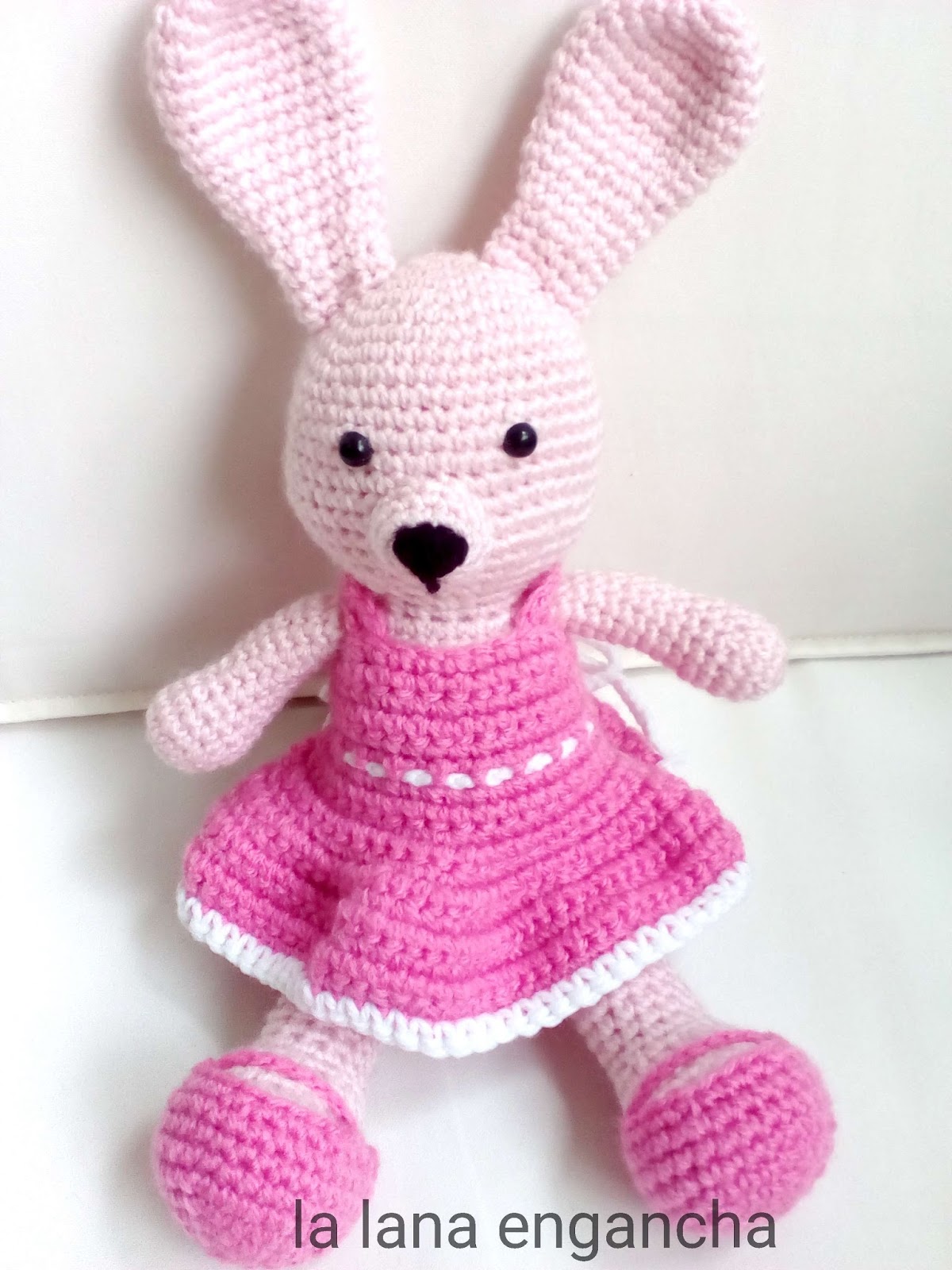 La lana engancha: CONEJITA ROSA