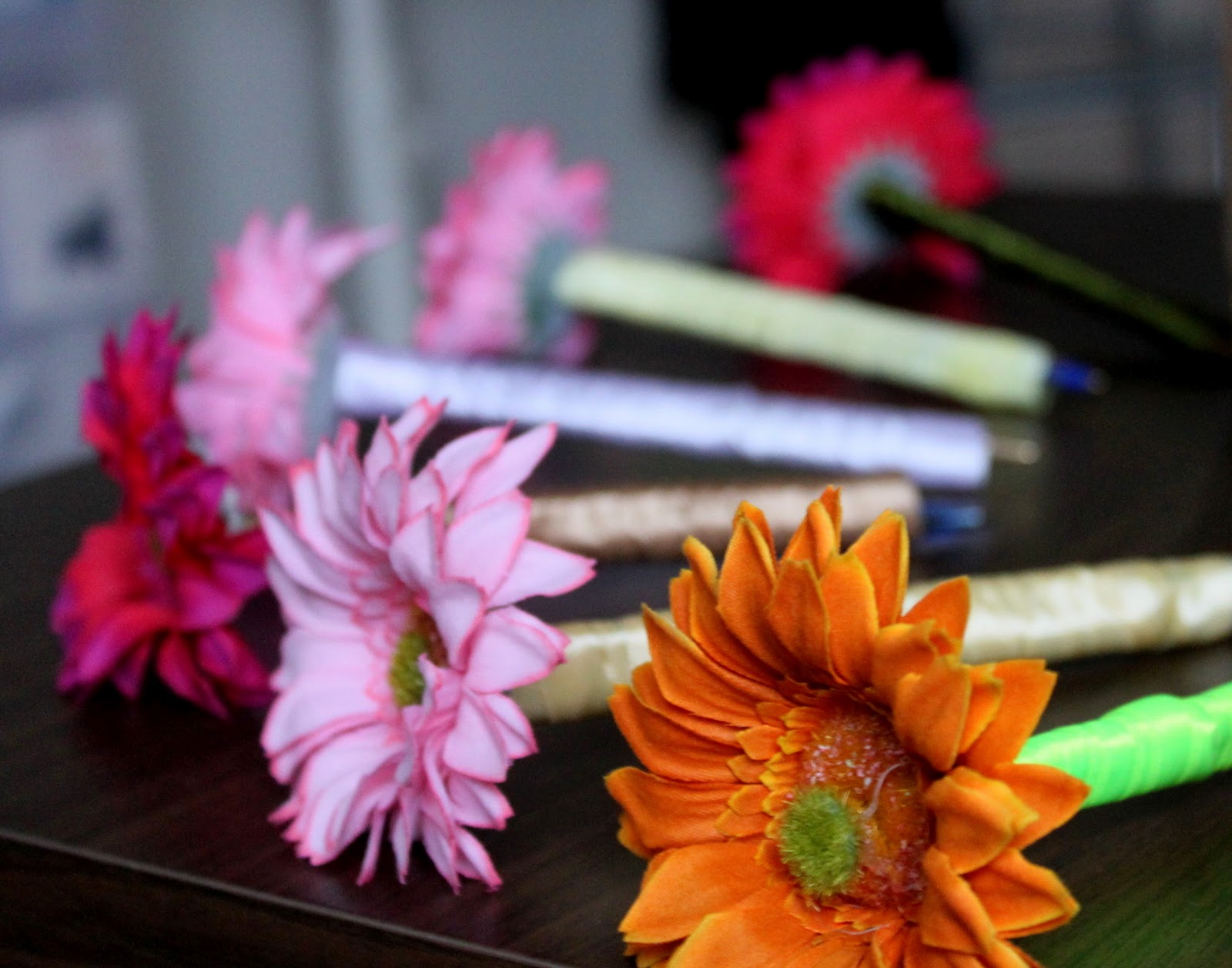 Léla'Lova: Les stylos fleurs.