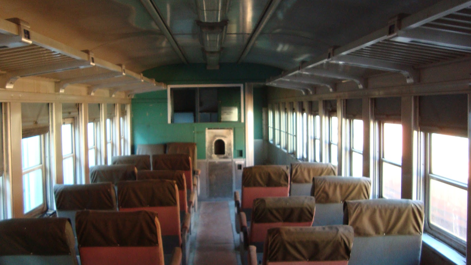 Southern Railway coach interiors - Prototype information for the ...