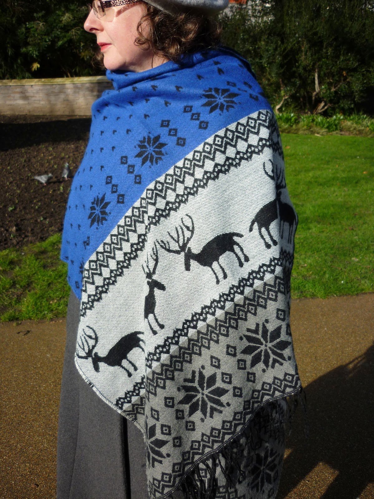 Styling a Winter Coat | Nordic Blanket Scarf & Bright Tote | Grey ...