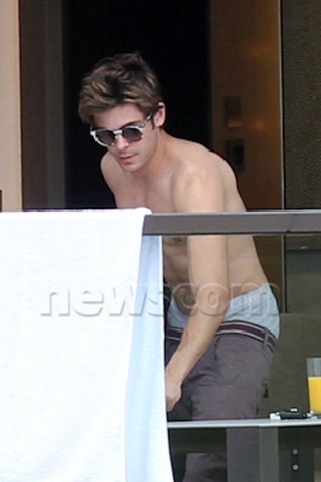 Celeb Saggers: Zac Efron Sagging Calvin Kleins