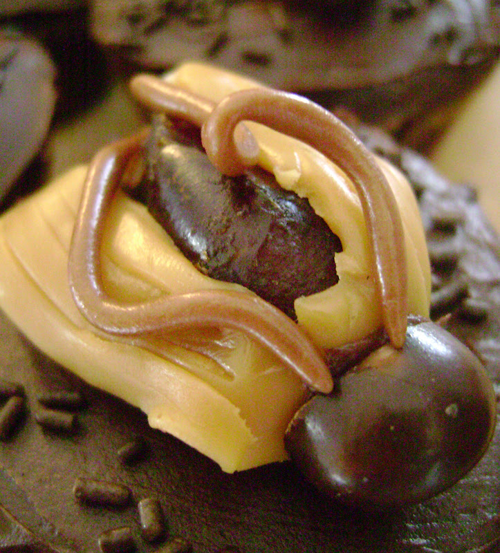 Jo and Sue: A Million Cupcakes