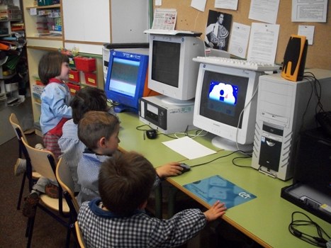 EL RACÓ DE TITINA Infantil 3 , 4 i 5 anys: INFORMÀTICA 3 ANYS