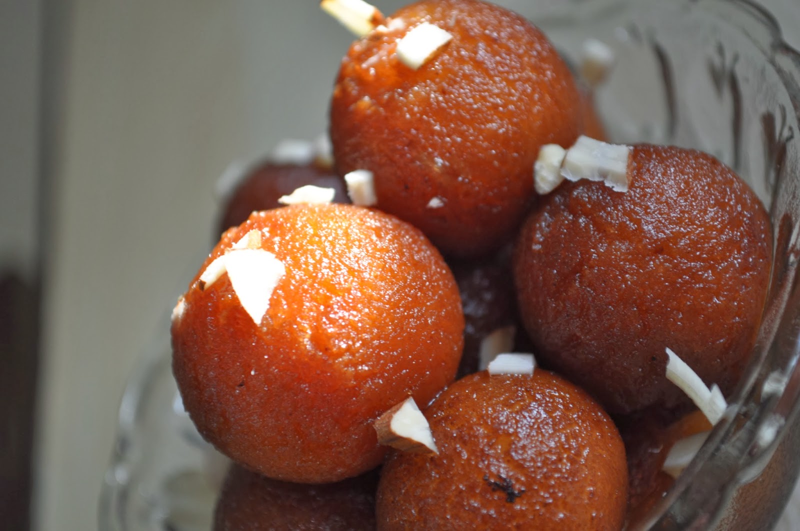 Lil Spice & Lil Stir...: Paneer gulab jamun