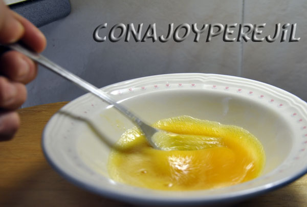 Huevo batido sin "baba" ~ Con ajo y perejil