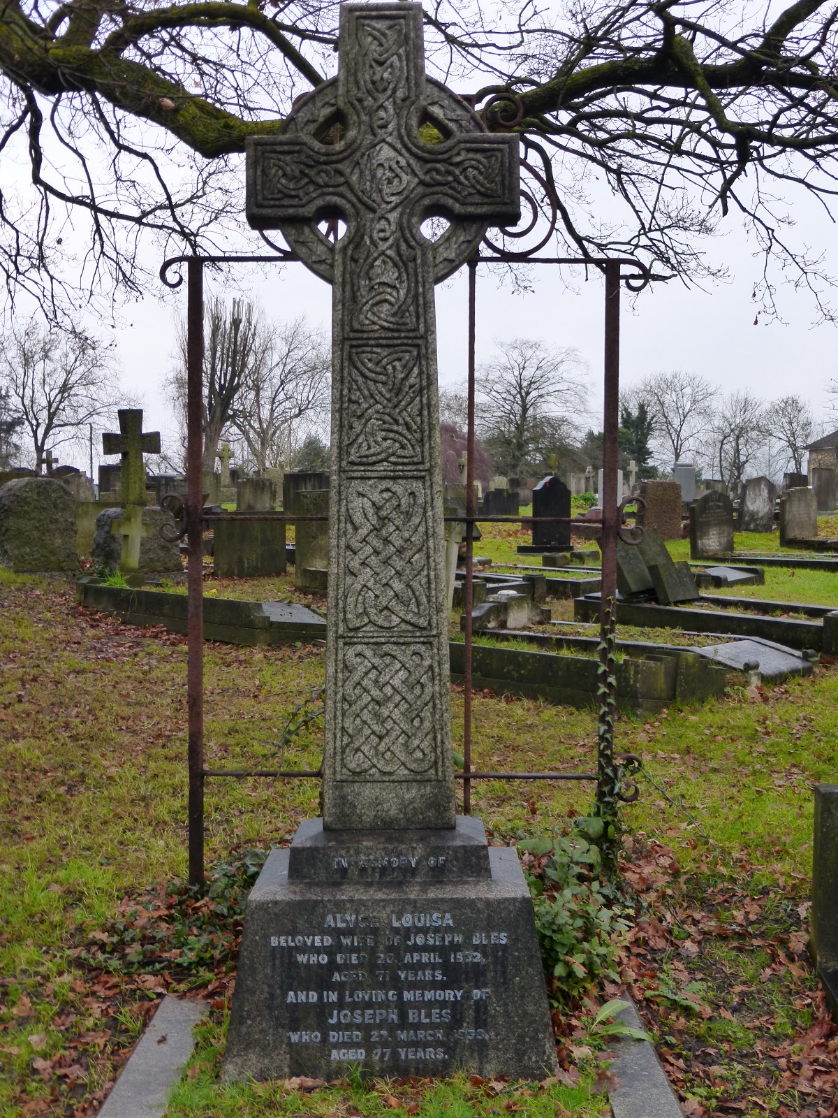 Places of the Dead, A Photographic Journey: East Finchley Cemetery